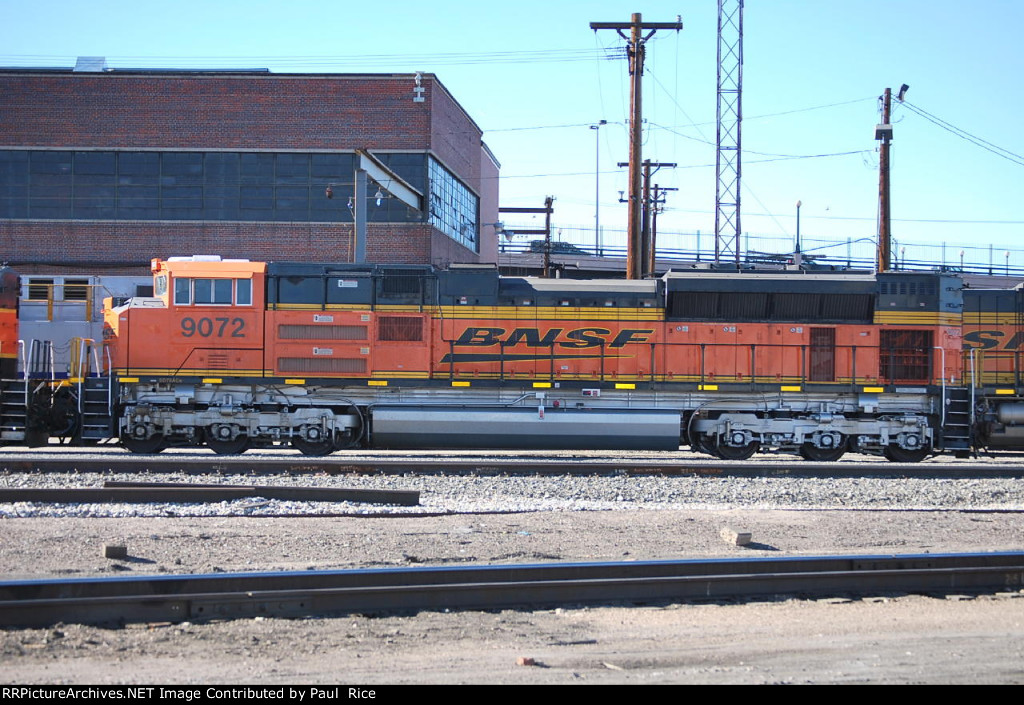BNSF 9072